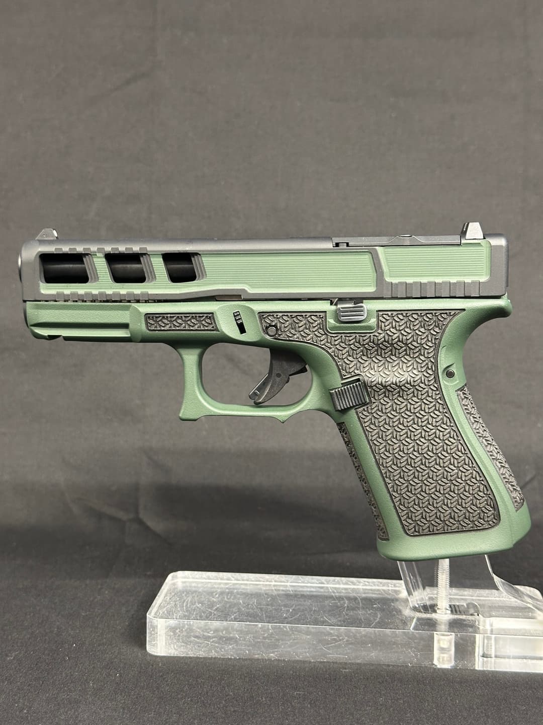 Glock G19 Green/Black Two-Tone - Weapon DNA