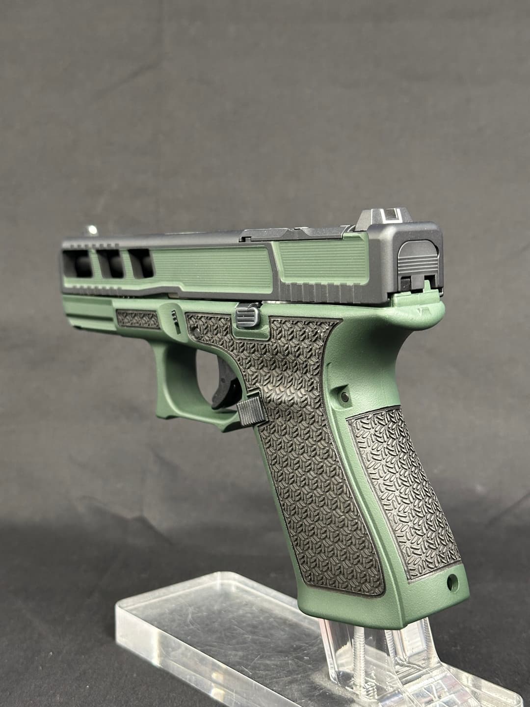 Glock G19 Green/Black Two-Tone - Weapon DNA