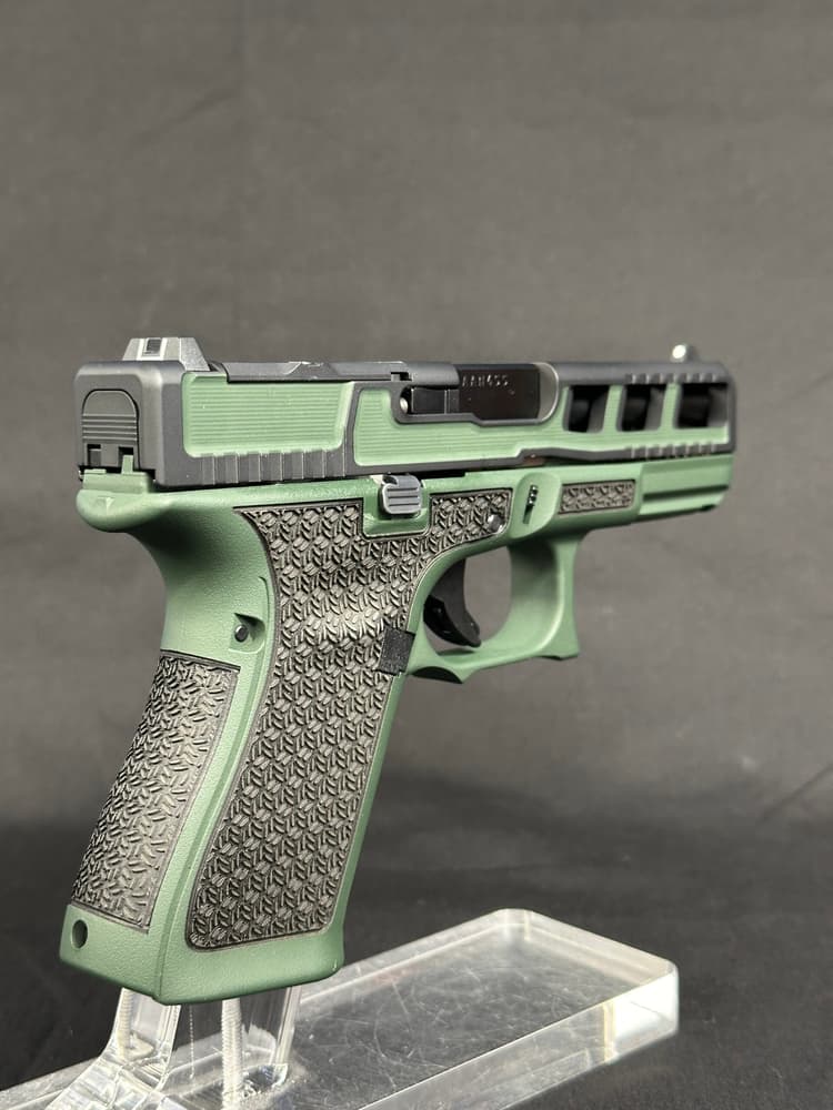 Glock G19 Green/Black Two-Tone - Weapon DNA