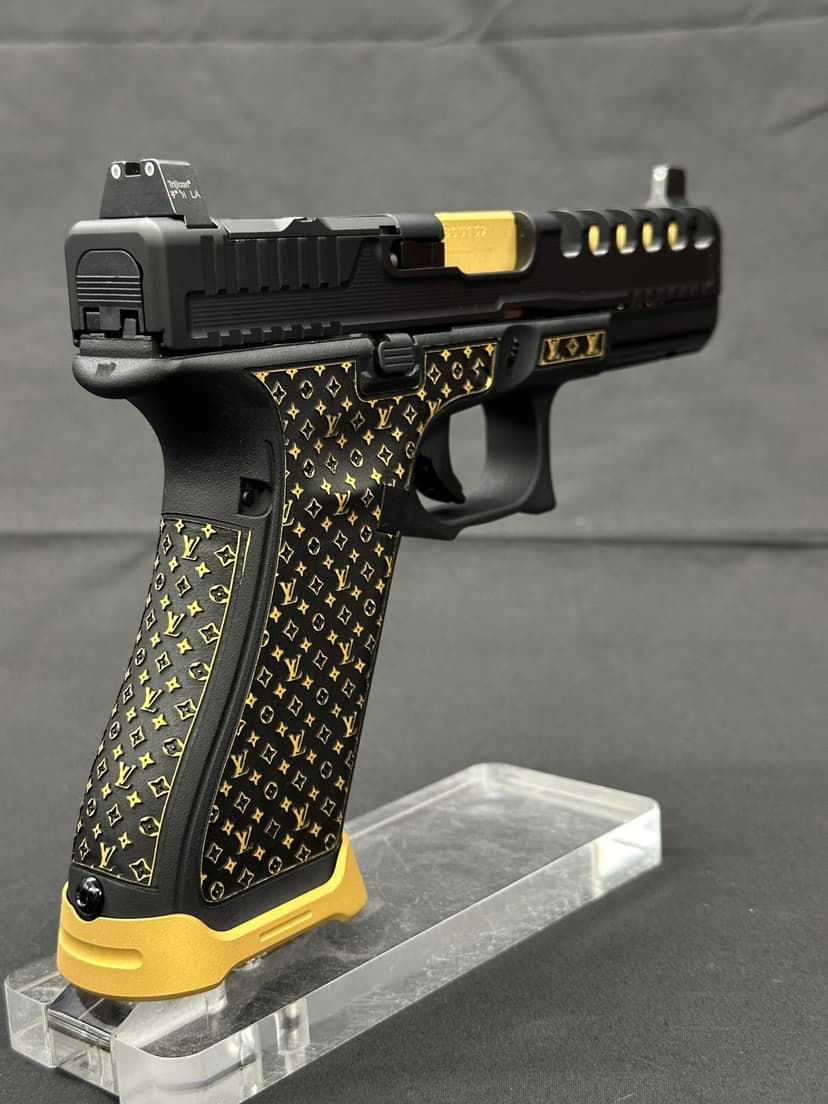 Glock 17 Gold Louis Vuitton - Weapon DNA