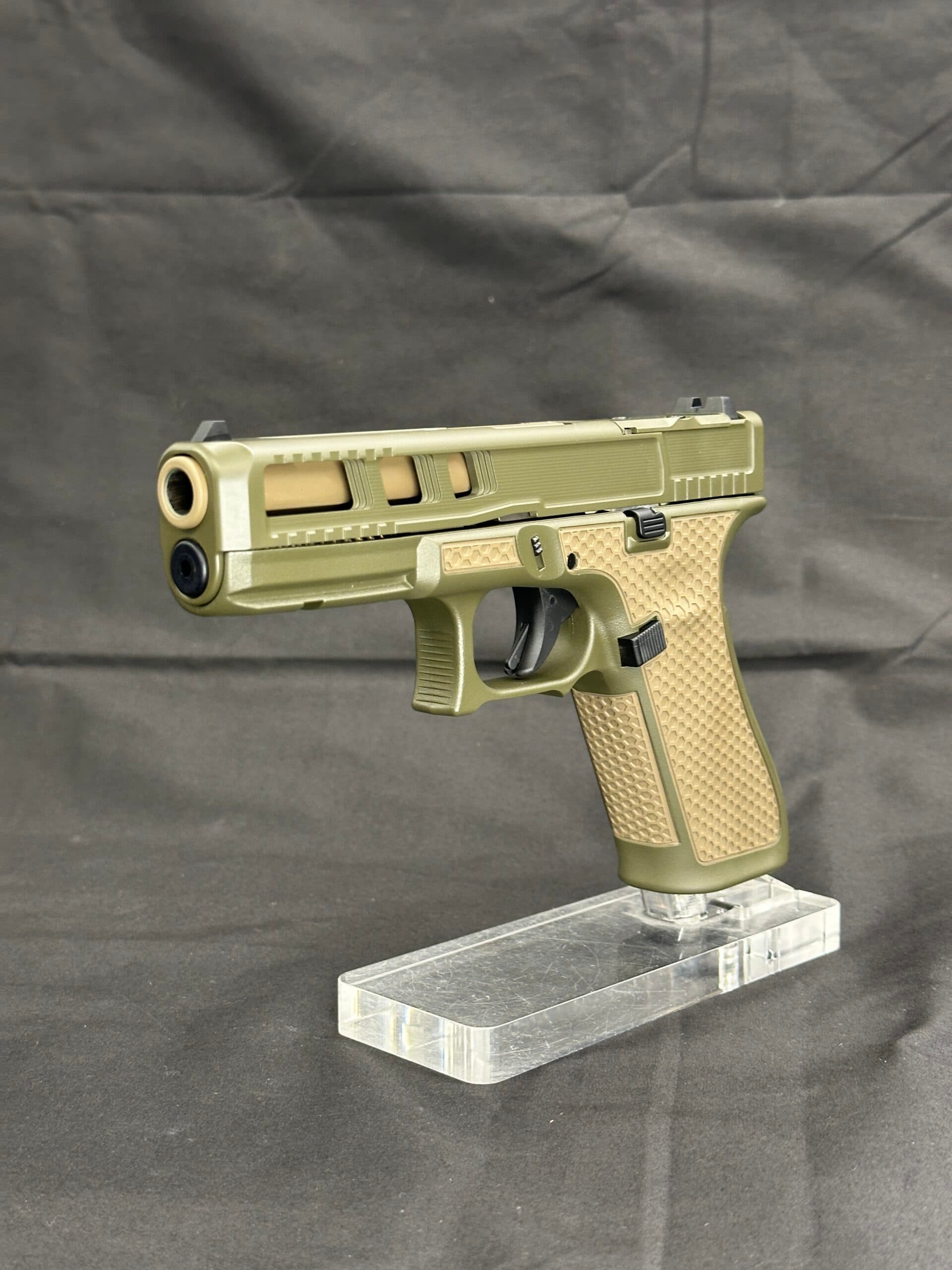 Glock G17 TWO TONE - Weapon DNA