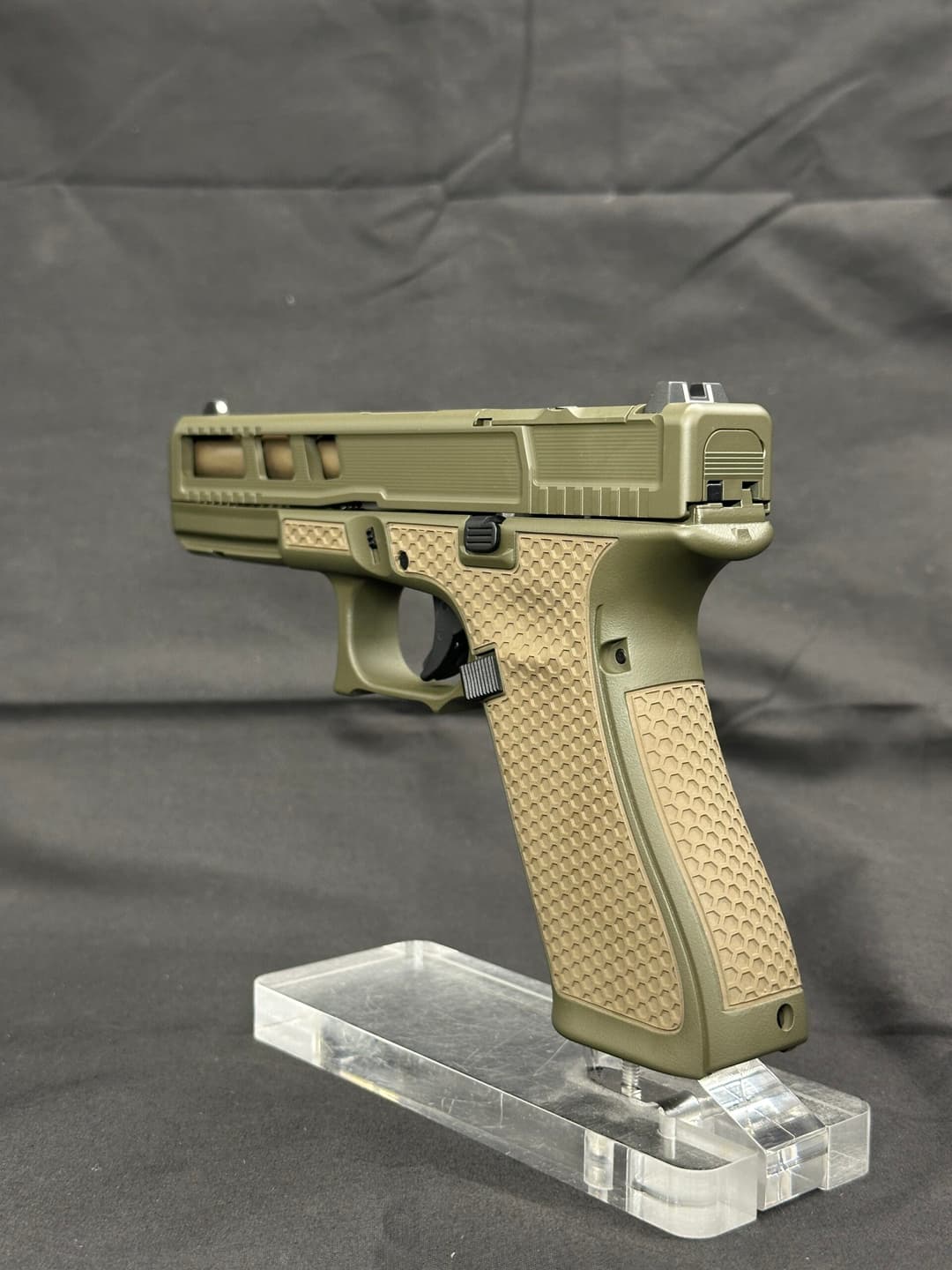 Glock G17 TWO TONE - Weapon DNA