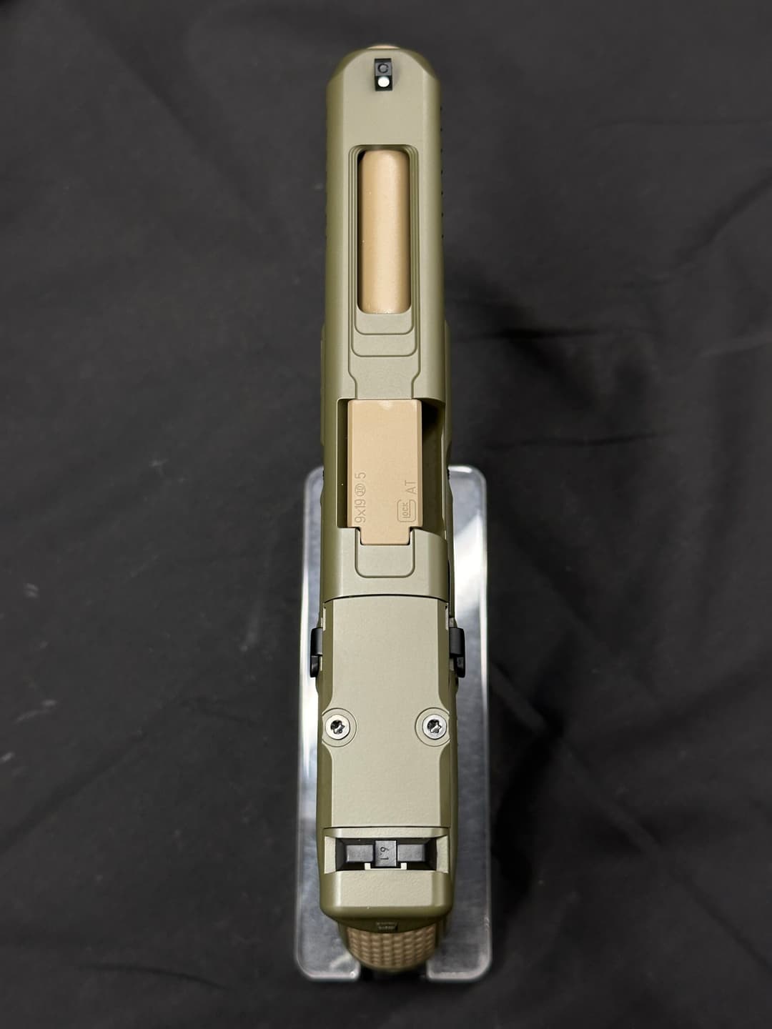 Glock G17 TWO TONE - Weapon DNA