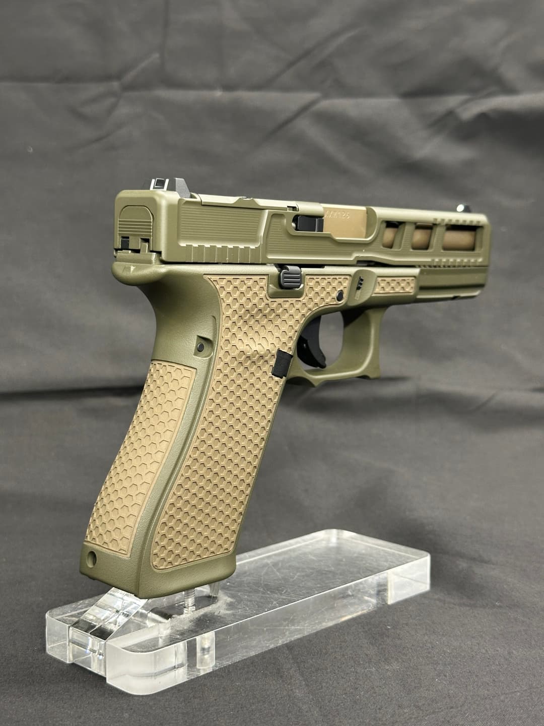 Glock G17 TWO TONE - Weapon DNA
