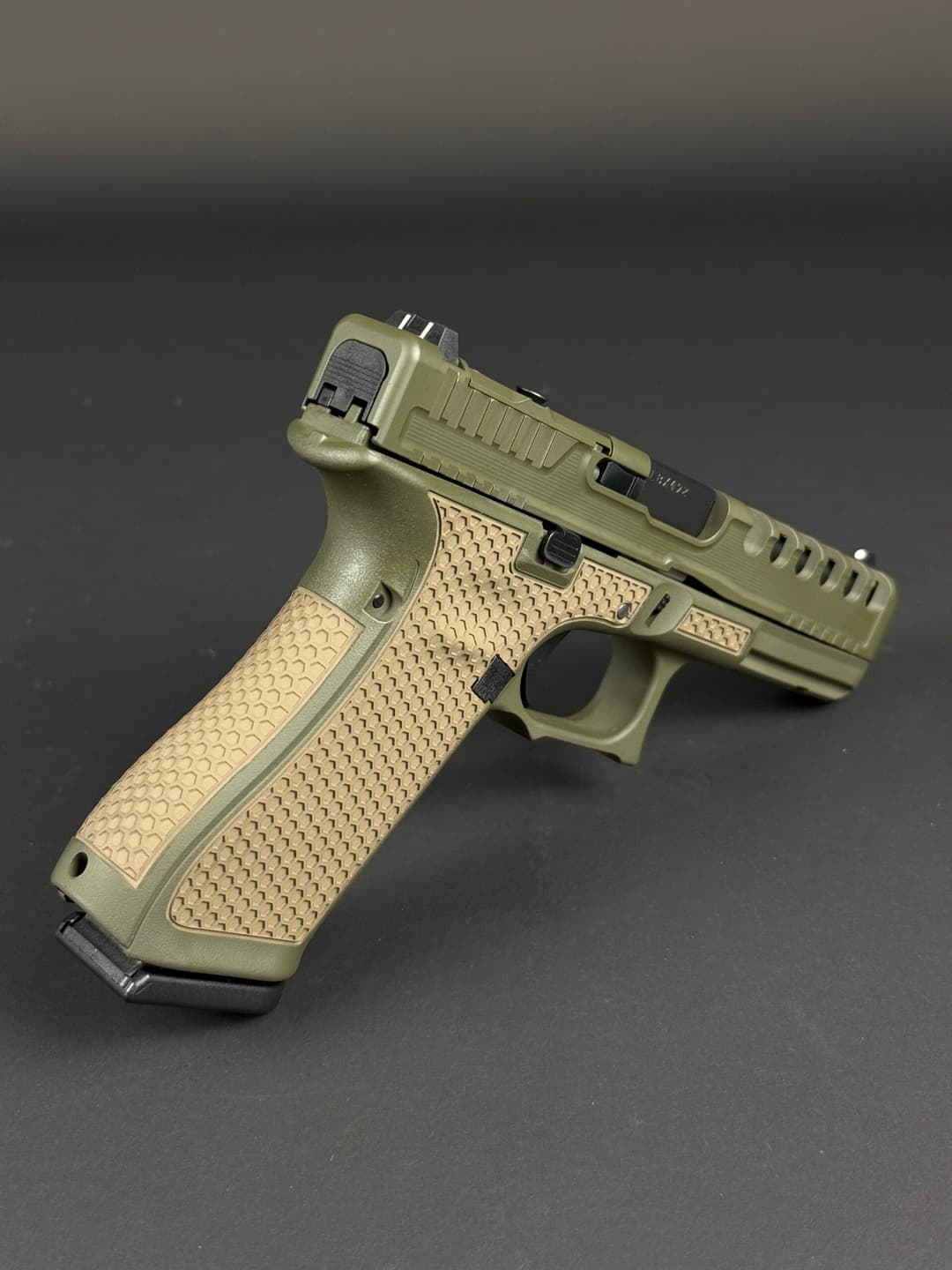Glock G17 OD GREEN/FDE - Weapon DNA